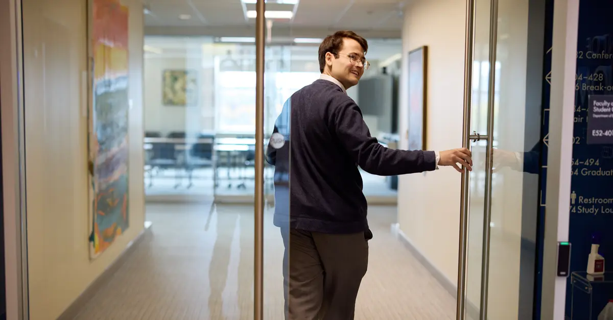 A Day with PhD Student Alex Busch | MIT Sloan